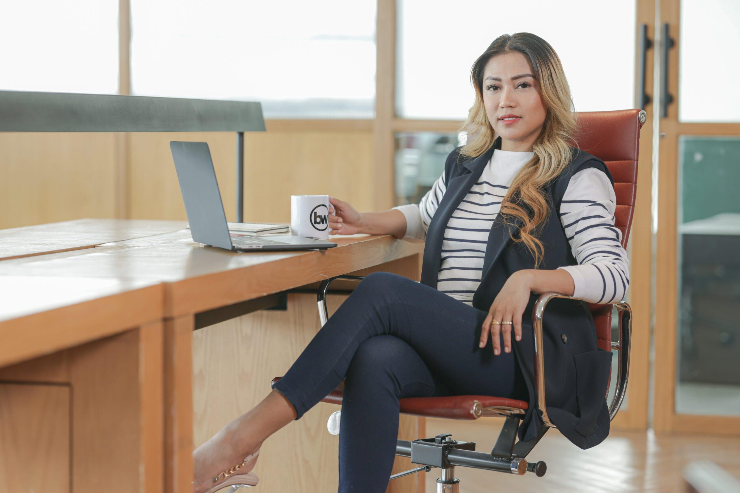 Social Media Virtual Assistant: Expert Guide